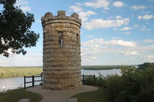 25 Best & Fun Things To Do In Dubuque (Iowa) | Travel Around