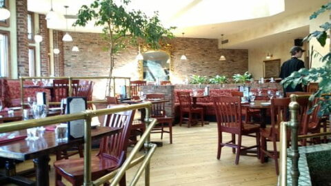 24 Best Restaurants in Syracuse NY to Visit (For First Timer!)