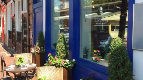 24 Best Restaurants in Fells Point - Baltimore (For First Timers!)