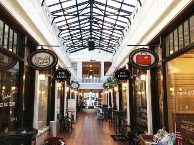 26 Cant-Miss Best Restaurants & Bars in Uptown Charlotte